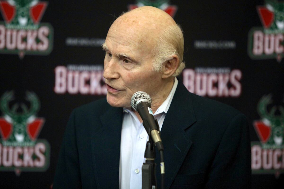 Milwaukee Bucks Look for New Owners, Chance to Stay in Wisconsin | News ...