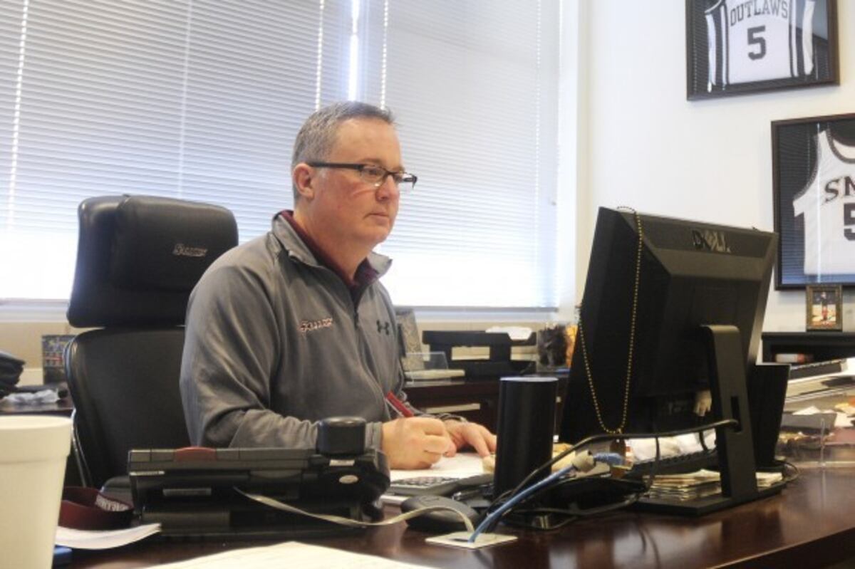 2013 Season Already a Test of Character for SIU Head Coach Barry Hinson ...