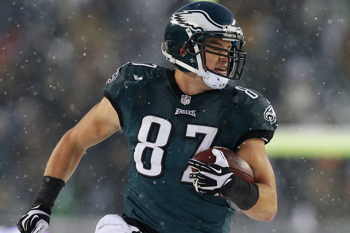 Philadelphia Eagles Offense Rolling with Extra Use of Tight Ends | News ...