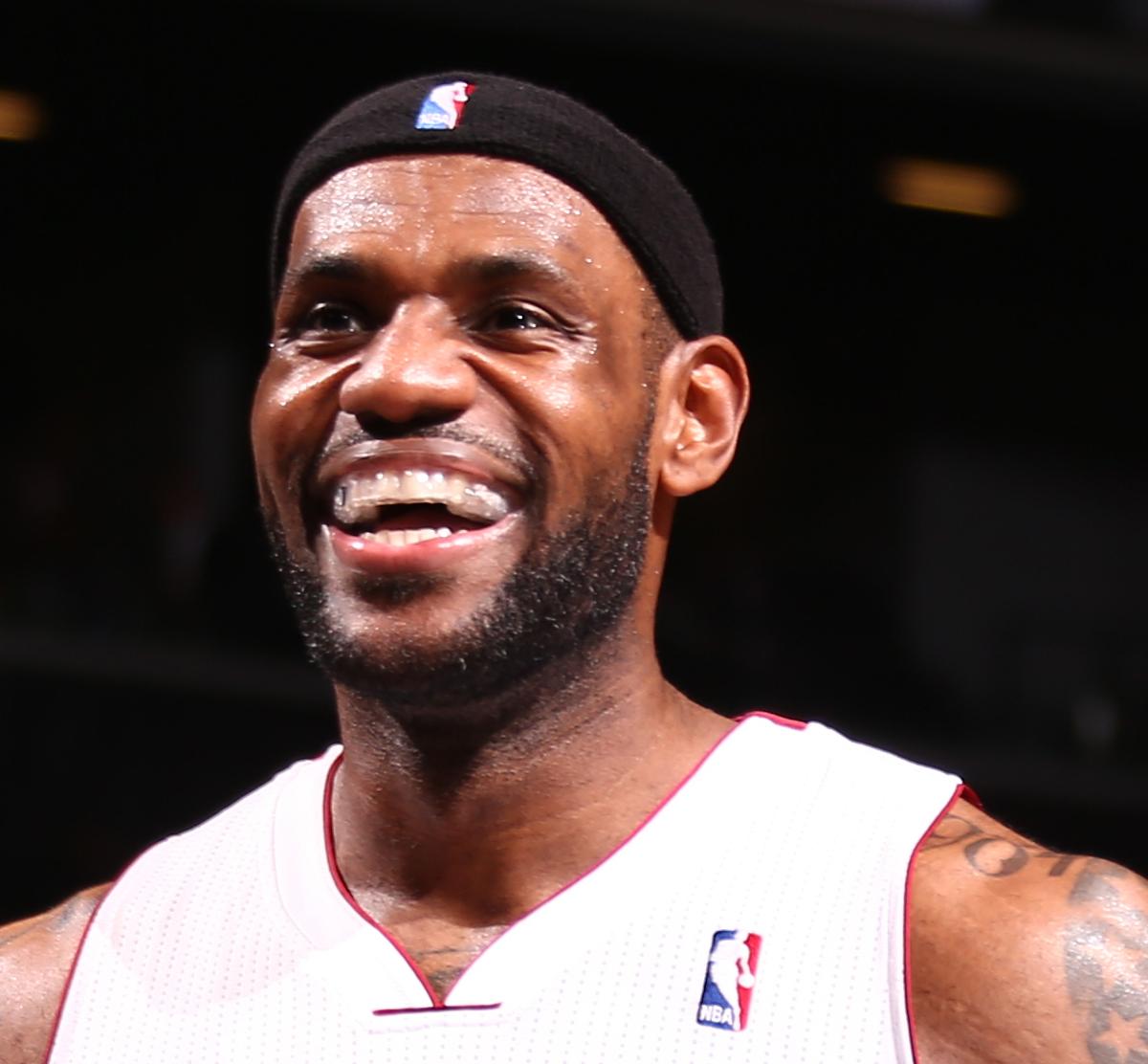 LeBron James Holds Court During Surprise Twitter Q & A | News, Scores ...