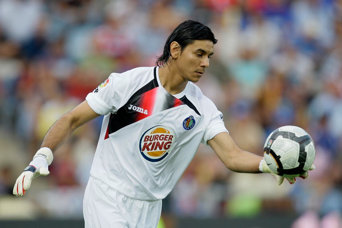 Oscar Ustari to Sunderland: Black Cats Acquire UD Almeria Goalkeeper on ...