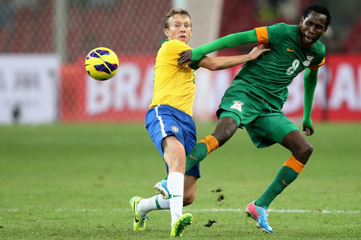 Why Lucas Leiva Injury Would Be Dilemma for Brazil at World Cup | News ...