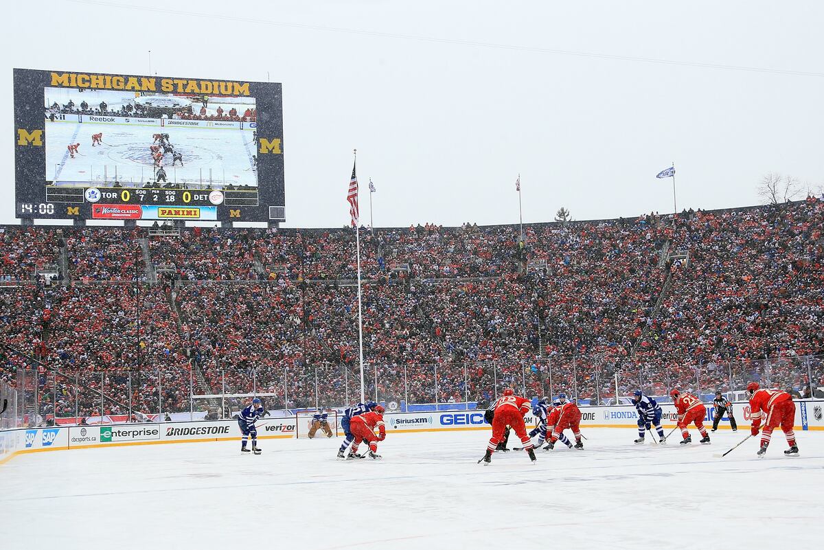 Dave Lozo's Bag Skate: The NHL Should Play as Many Outdoor Games as ...