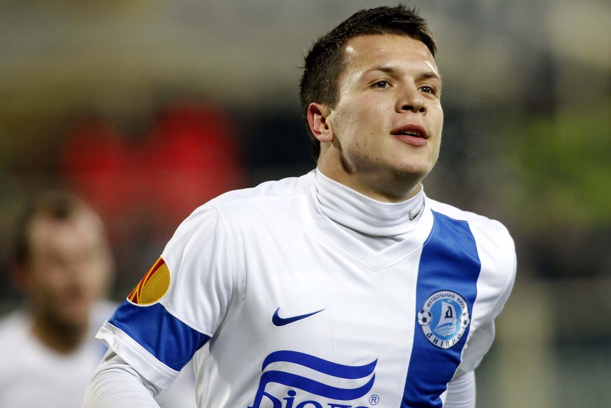 Yevhen Konoplyanka to Sevilla: Latest Transfer Details, Reaction and ...