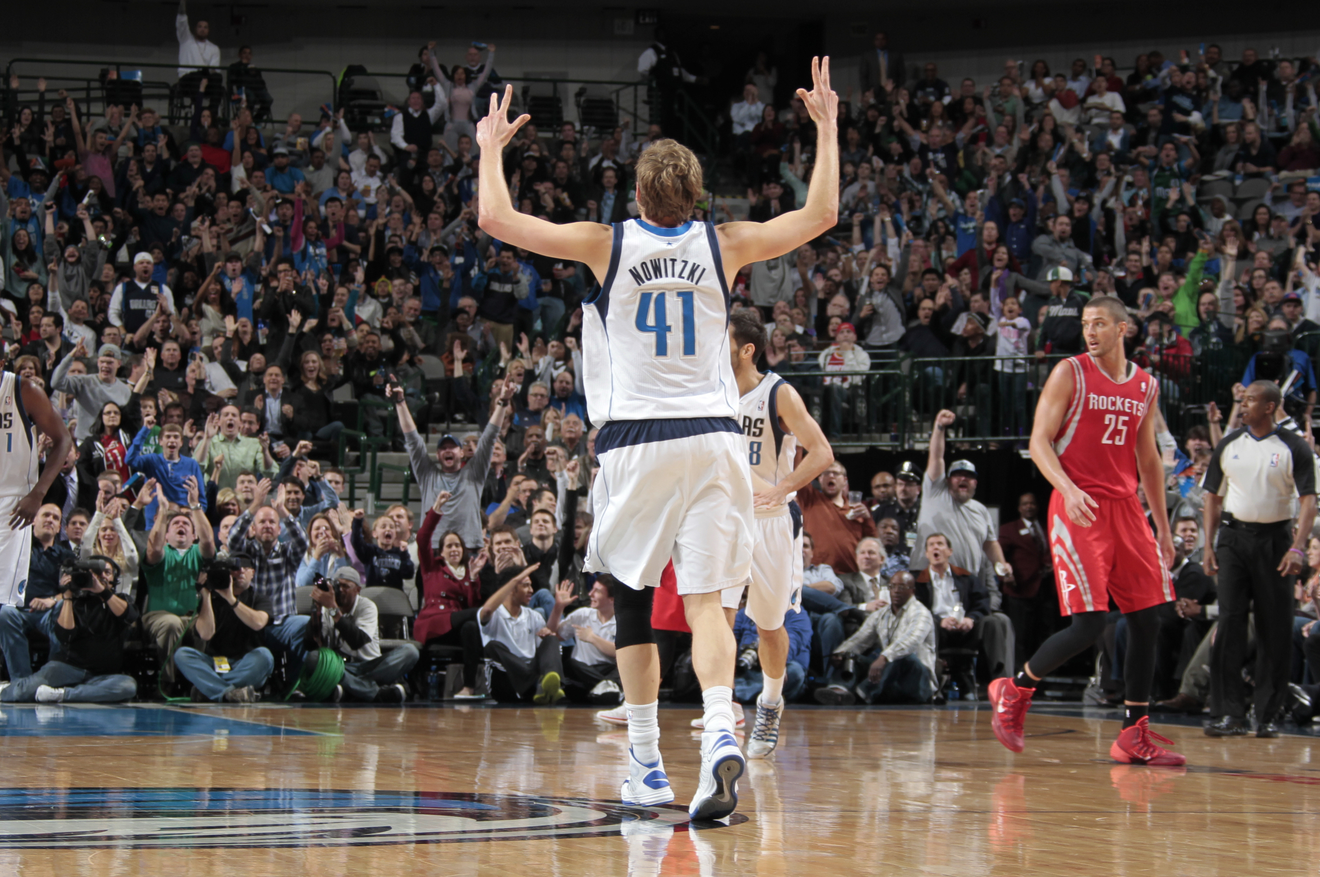 Dirk Nowitzki Reaches 26,000 Career Points Wednesday | Bleacher Report ...
