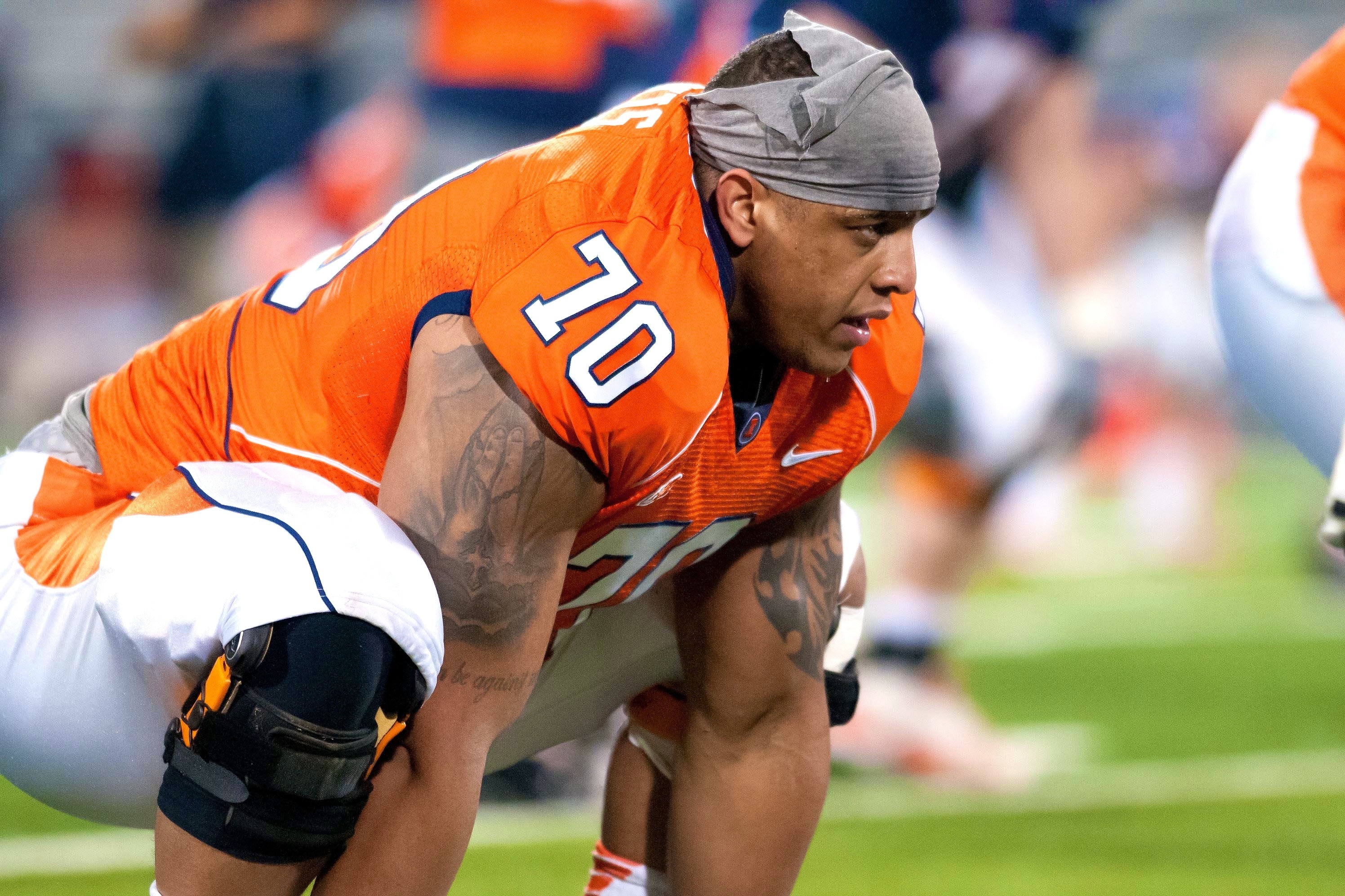 Illinois RT Corey Lewis Allegedly Played All of 2013 Season with Torn ...