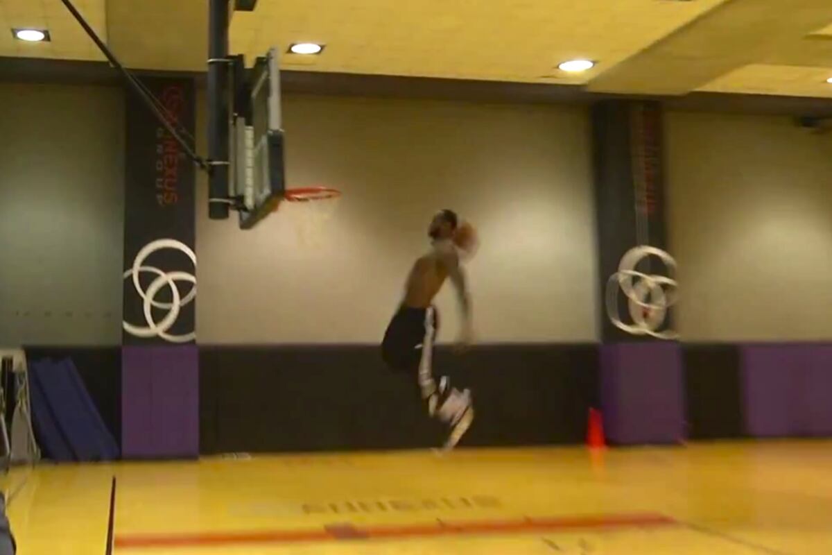 LeBron James Puts on a Practice Dunk Show in Phoenix | News, Scores ... LeBron James Puts on a Practice Dunk Show in Phoenix | News, Scores ...