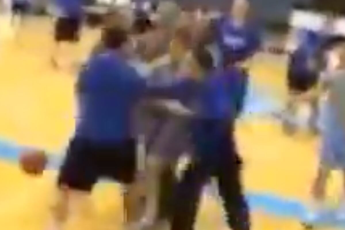 Duke and UNC Basketball Managers Scuffle During Annual Scrimmage | News ...
