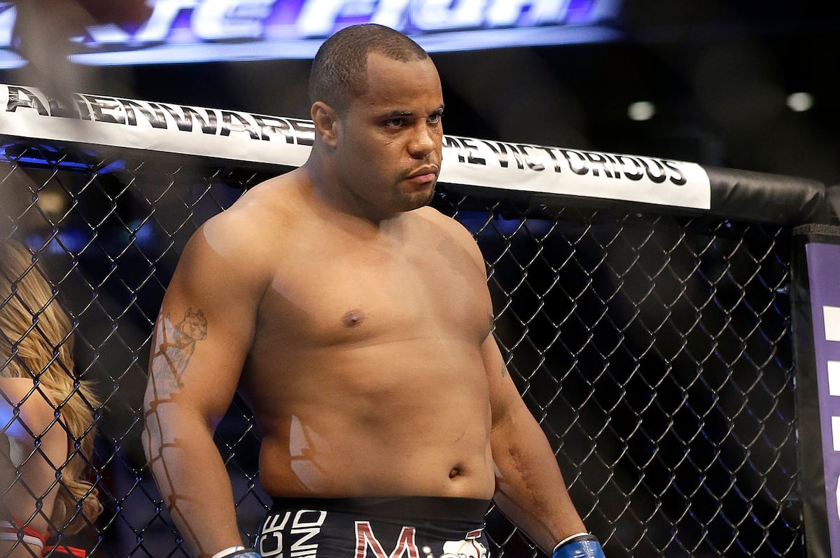 UFC 170 Predicting The Fight Night Bonus Winners News Scores ufc-170-predicting-the-fight-night-bonus-winners-news-scores