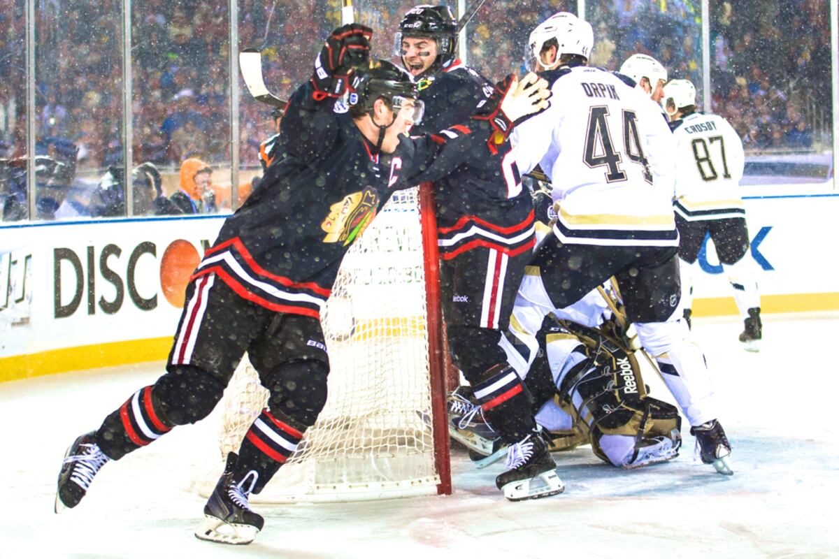 Snowy Penguins-Blackhawks Game Shows NHL Stadium Series Is Guaranteed ...