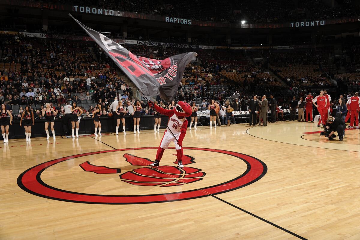 Toronto Raptors Unveil Old School Logo for 20th Anniversary | News ...