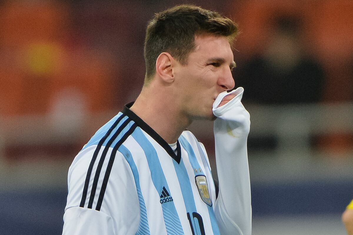 Lionel Messi Plays Down Sickness After Vomiting During Romania vs ...