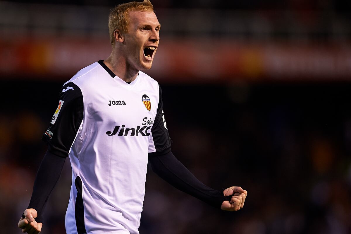Scouting Report: Jeremy Mathieu In, Jan Vertonghen out at Tottenham ...