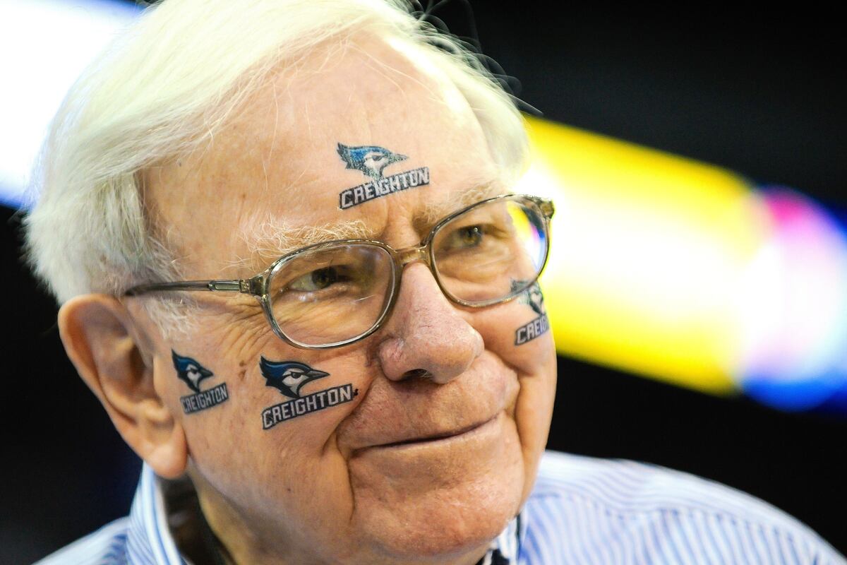 Warren Buffett Says Next Year's Billion-Dollar Bracket Will Be Easier ...