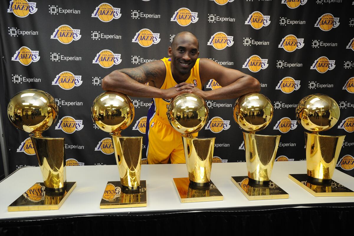 Can Los Angeles Lakers Rebuild Fast Enough to Extend Kobe Bryant's ...