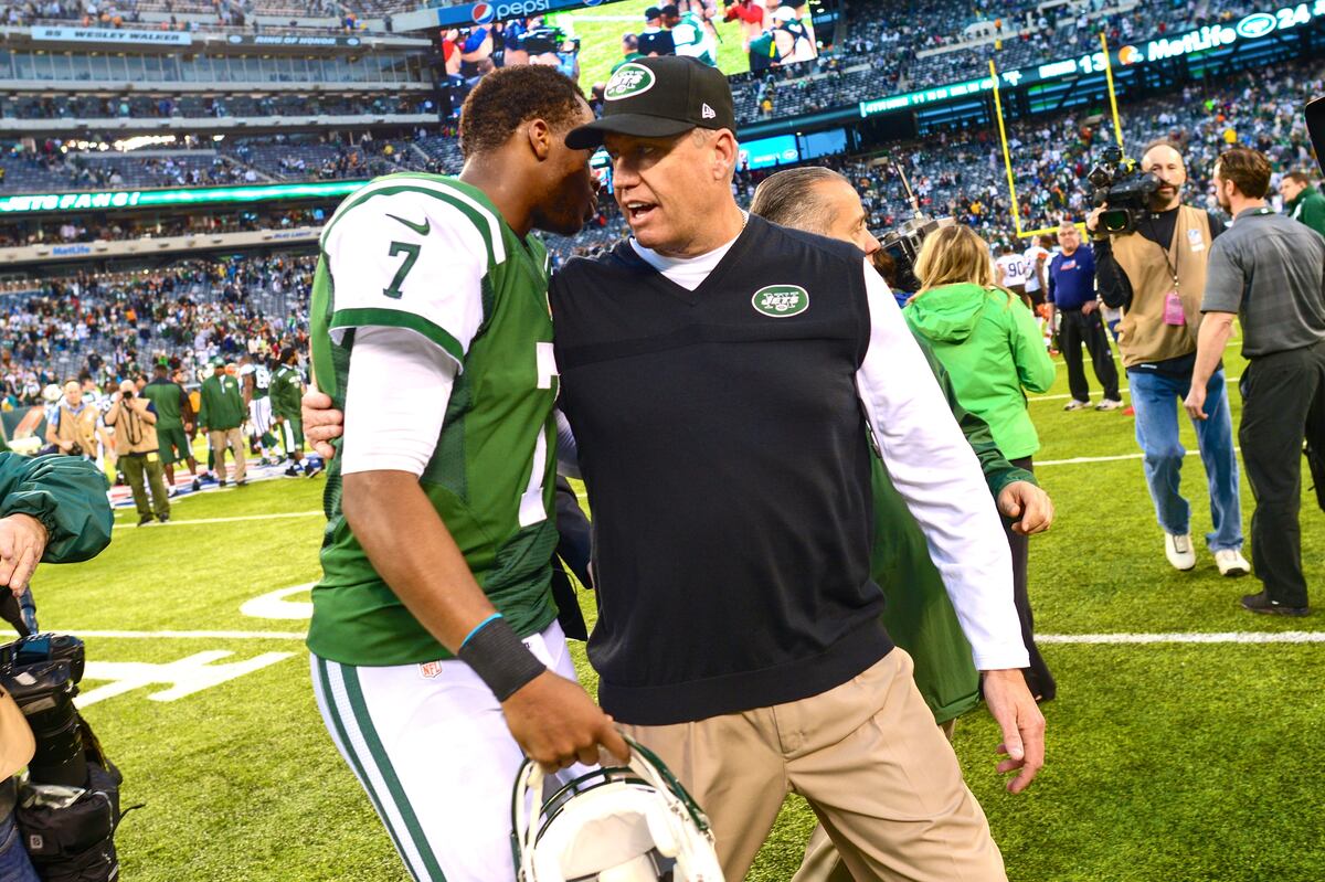 New York Jets QB Battle Could Present Short-Term, Long-Term Dilemma ...