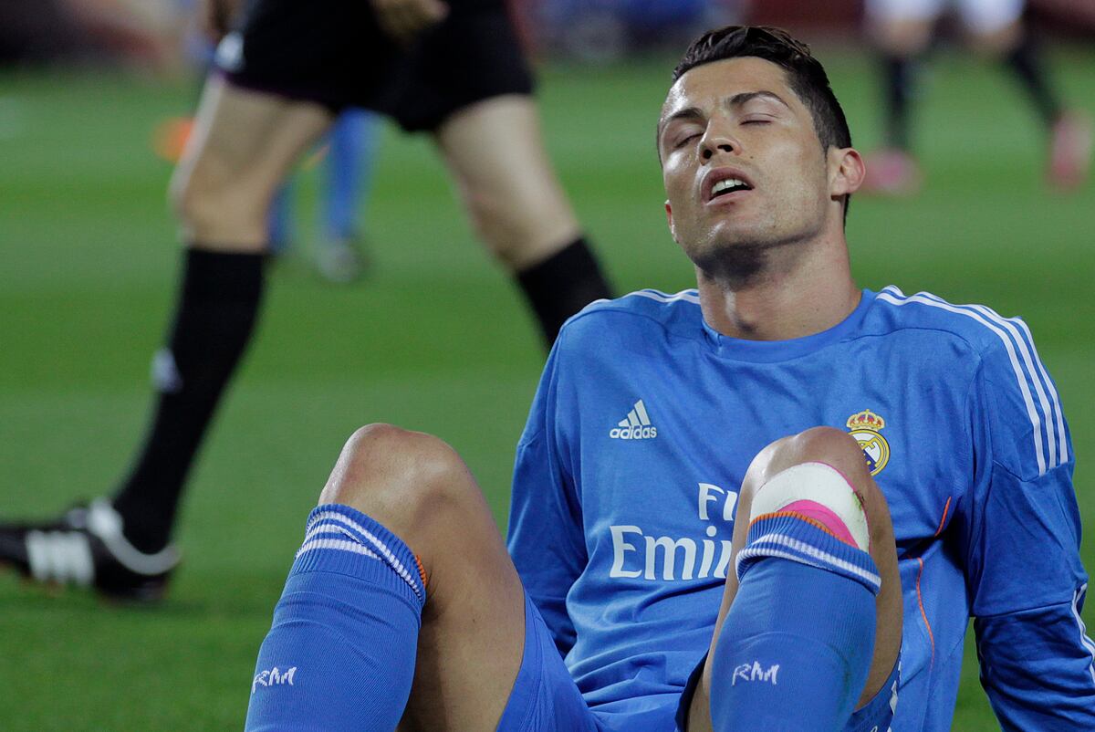 Cristiano Ronaldo Injury: Updates on Real Madrid Forward's Knee and ...