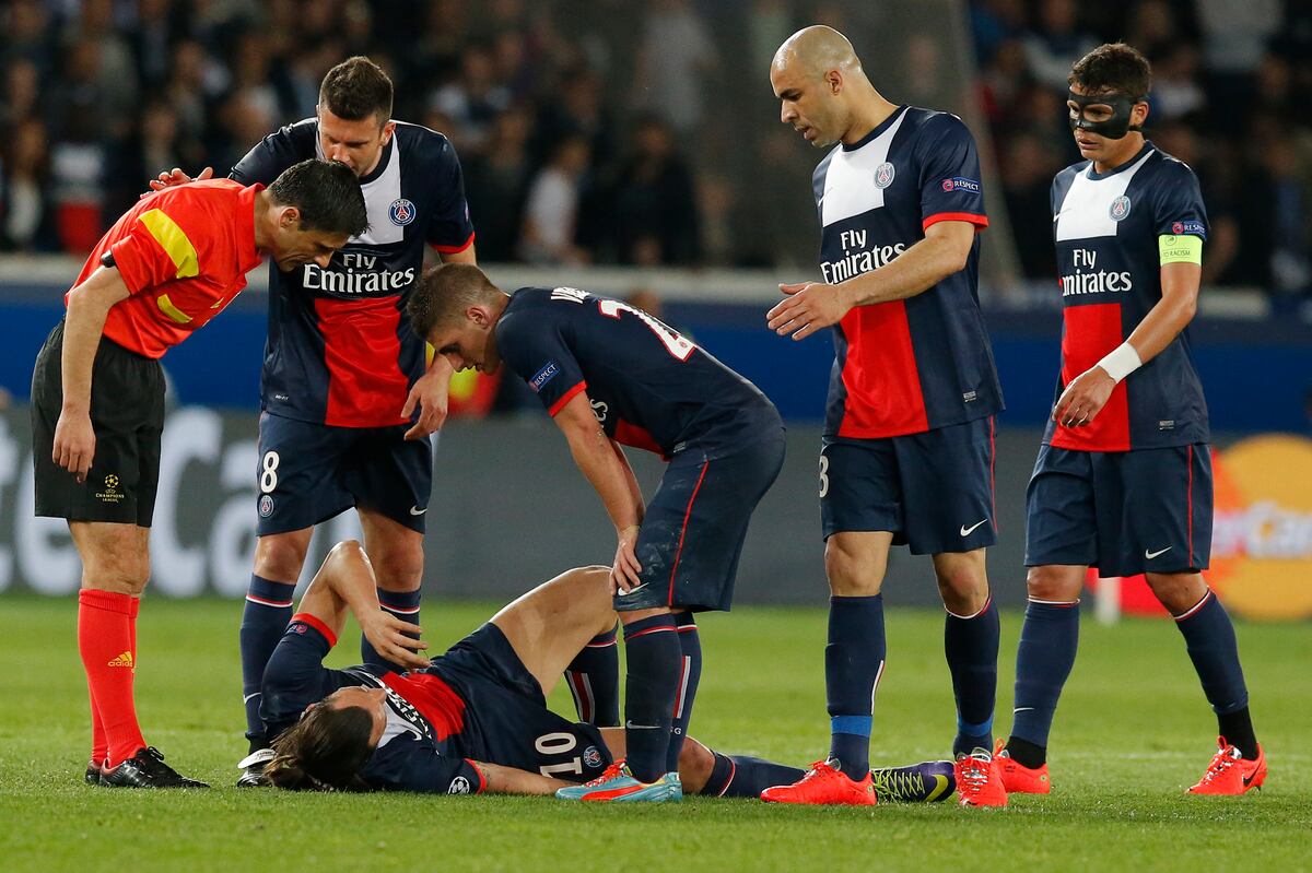 How Zlatan's Potential Injury Affects PSG in Champions League Return vs ...