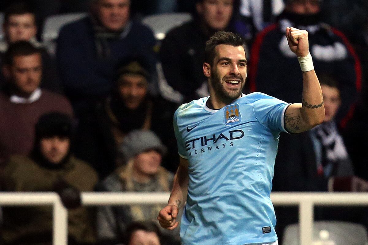 Alvaro Negredo Scores Incredible Goal Ahead of Liverpool vs. Manchester ...