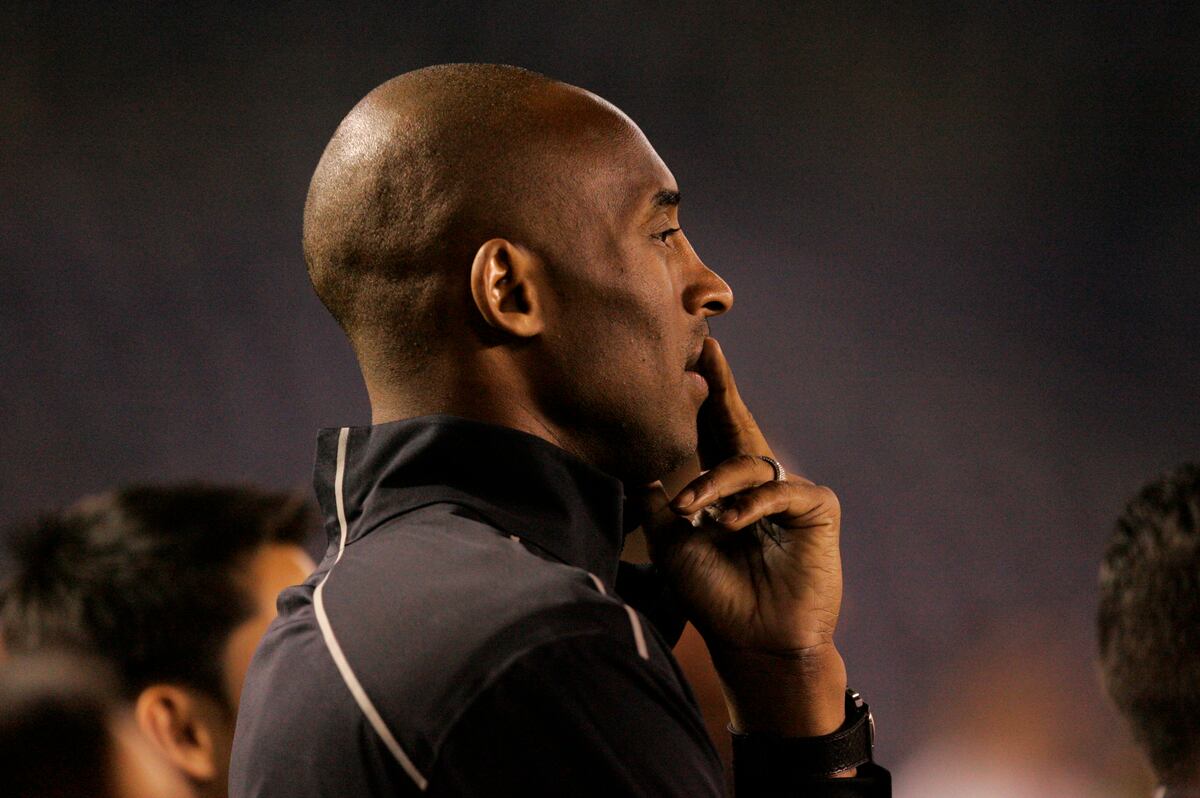 Report: Kobe Bryant Goes to France as Los Angeles Lakers Finish Season ...