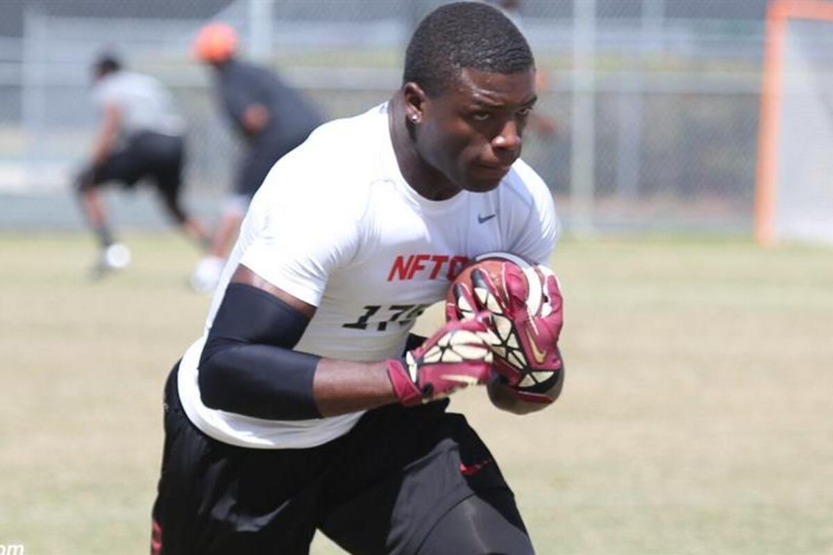 Jordan Cronkrite Commits to Miami: Hurricanes Land Versatile 4-Star ...