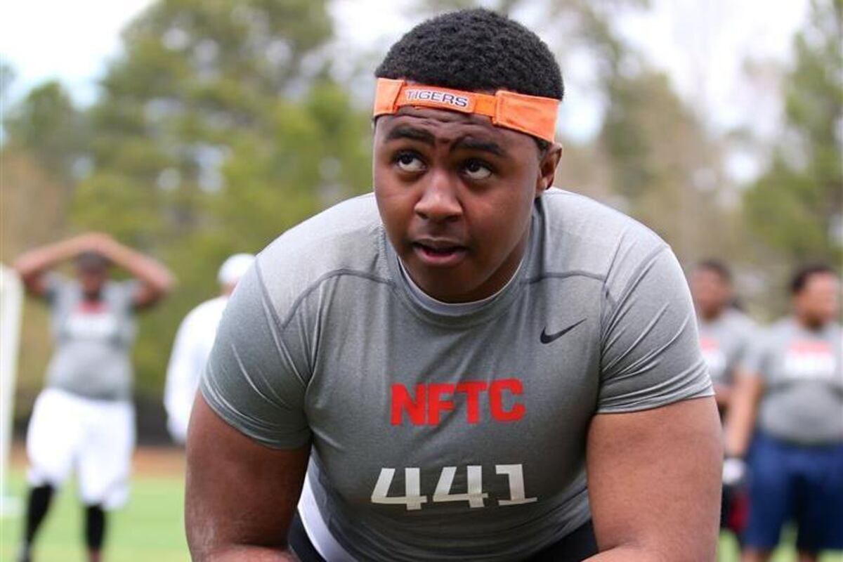 Chuma Edoga to USC: Trojans Land 5-Star OT Prospect | News, Scores ...