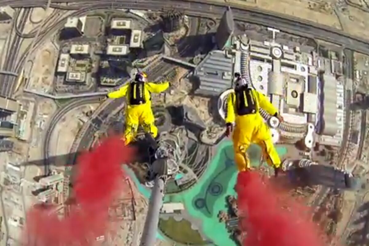 BASE Jumpers Leap from Skyscraper, Break Record and Produce Terrifying ...