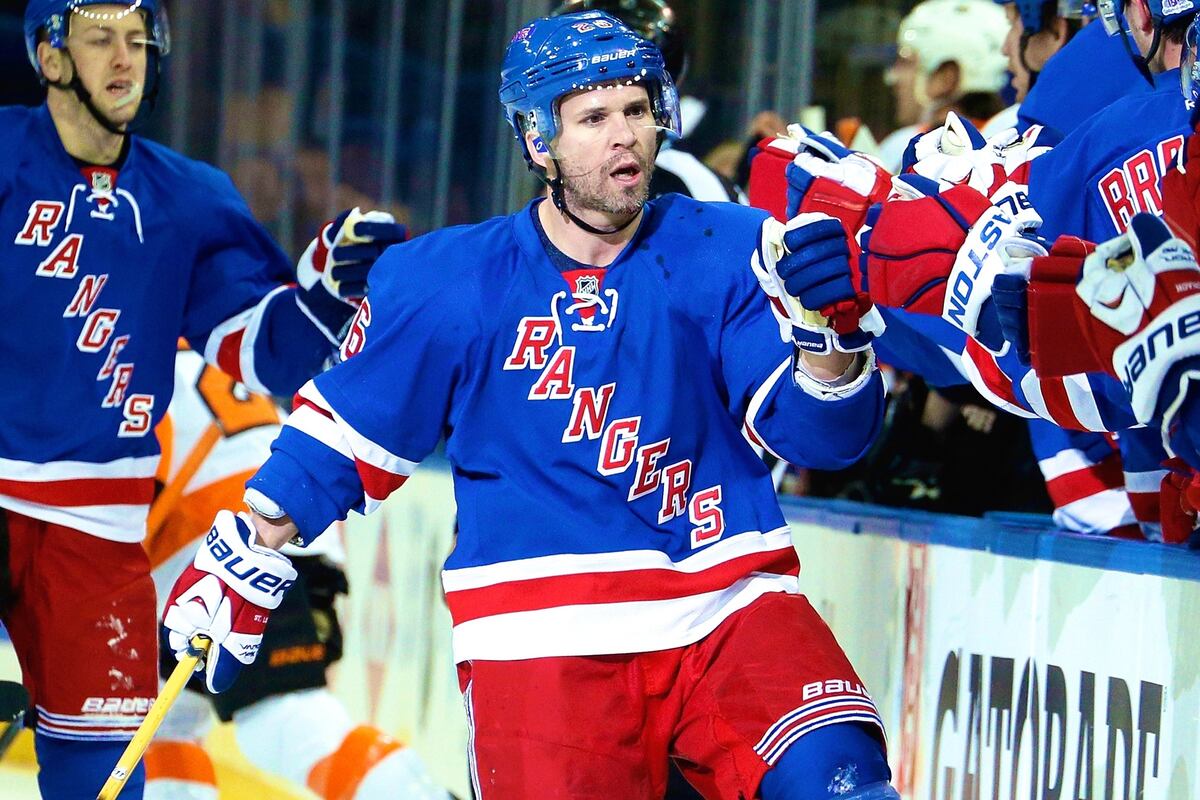 New York Rangers' Martin St. Louis Leading in Ways Ryan Callahan Couldn ...