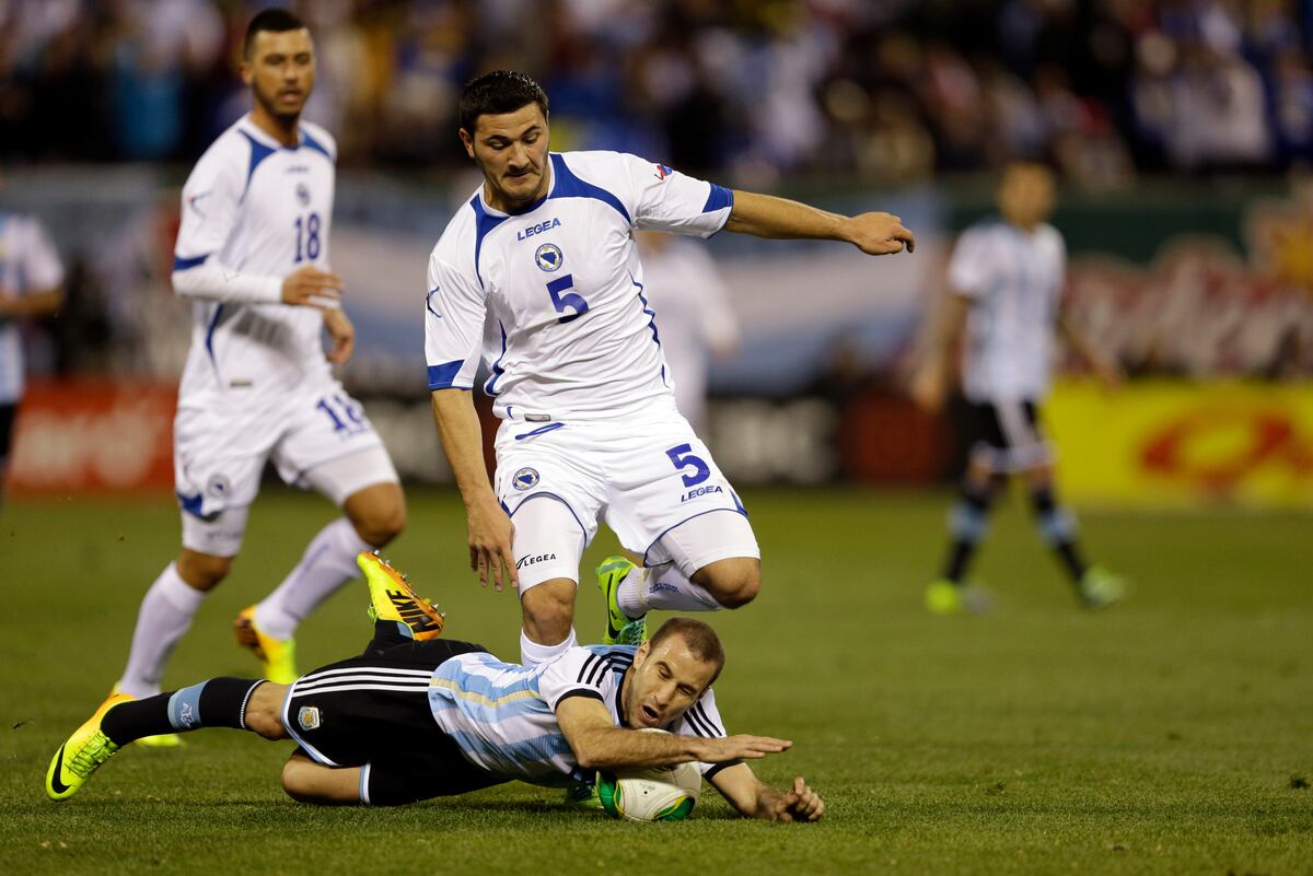 Why Sead Kolasinac Will Be Bosnia-Herzegovina's Surprise Weapon at the ...