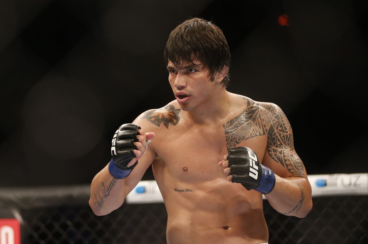 UFC Fight Night: Erick Silva Looking to Win Battle of Aggression with ...