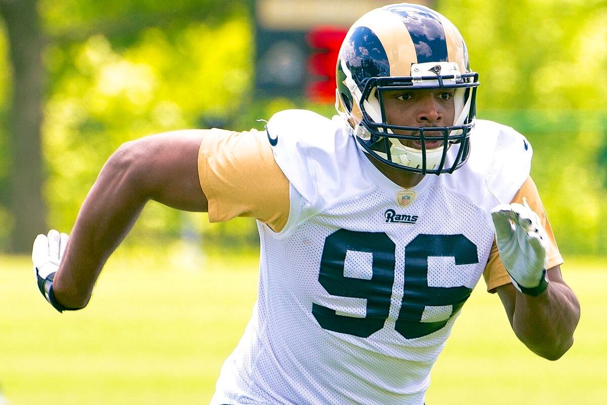 Michael Sam Puts Football Before Fame and Fortune by Postponing Reality ...