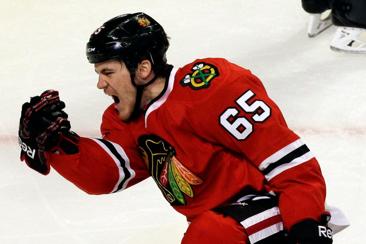 Chicago Blackhawks: Andrew Shaw Returns for Game 3 vs. L.A. Kings...Who ...
