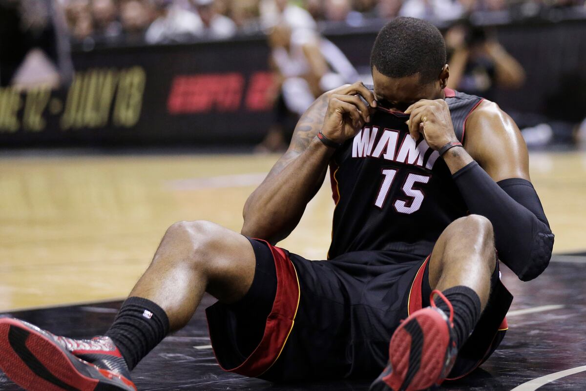 Mario Chalmers 'Doesn't Remember' Elbowing Tony Parker in Chest During ...