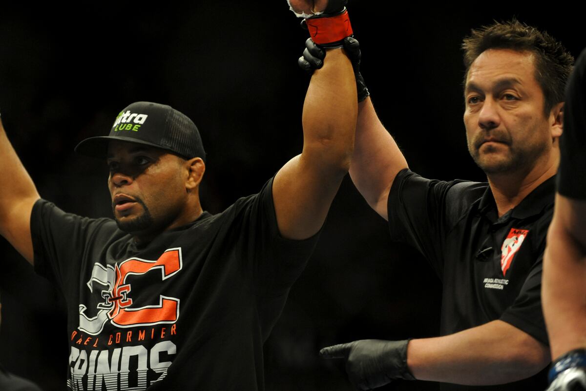 Daniel Cormier on Floyd Mayweather, Jon Jones and Being a Great Heel ...