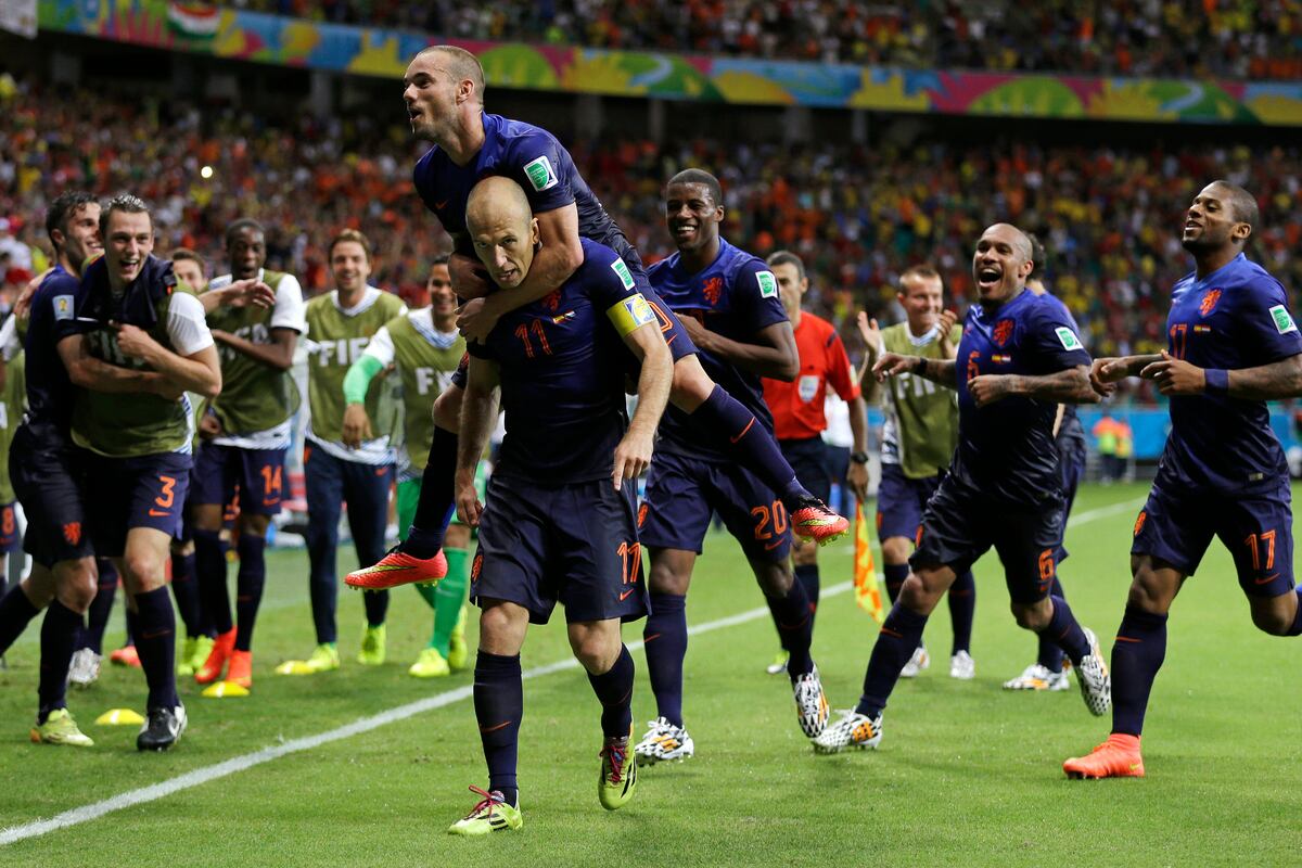 Rampant Robben Van Persie Sneijder Help Dutch Get World Cup Revenge