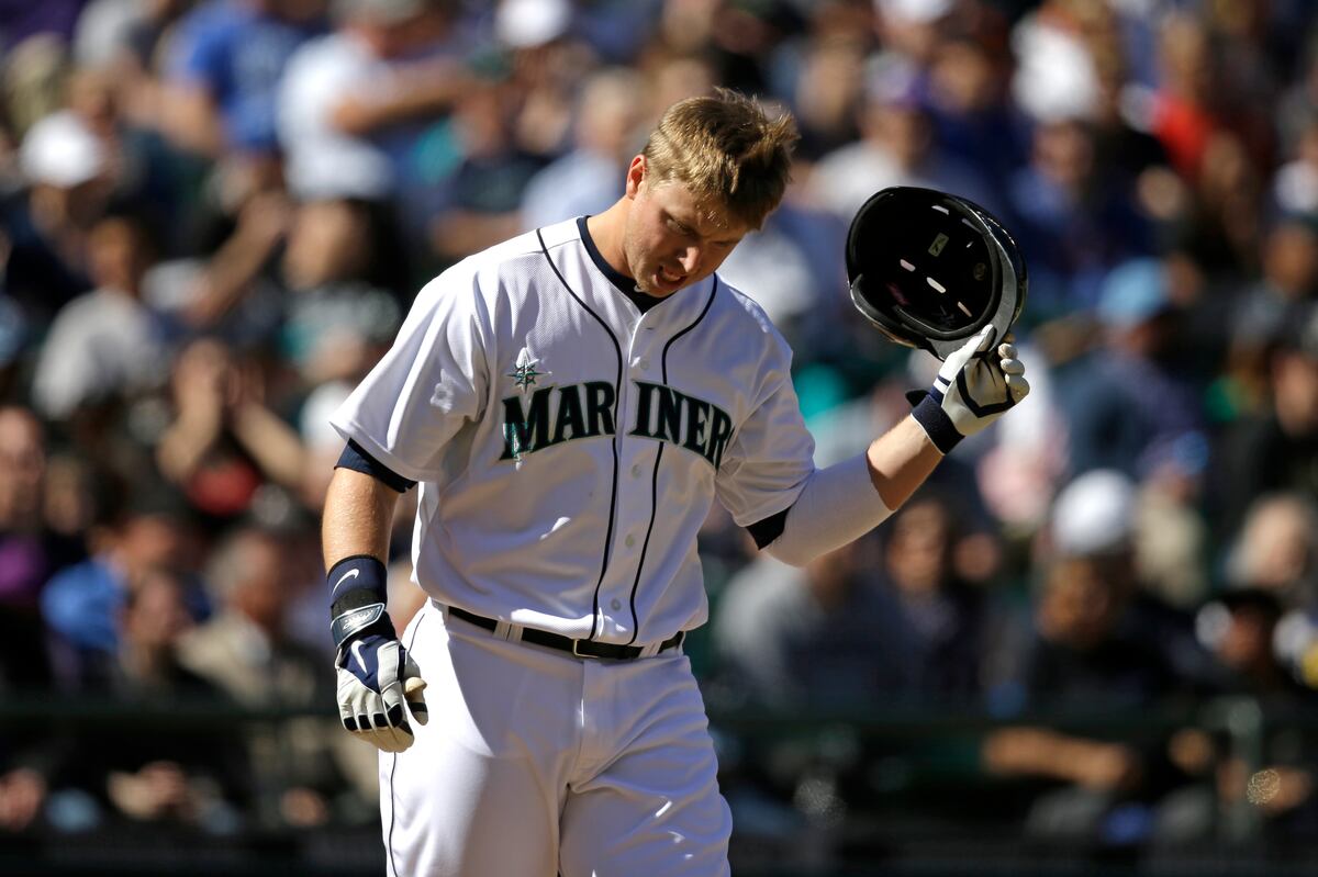 Is It Time for Seattle Mariners to Give Up on Justin Smoak? | News ...