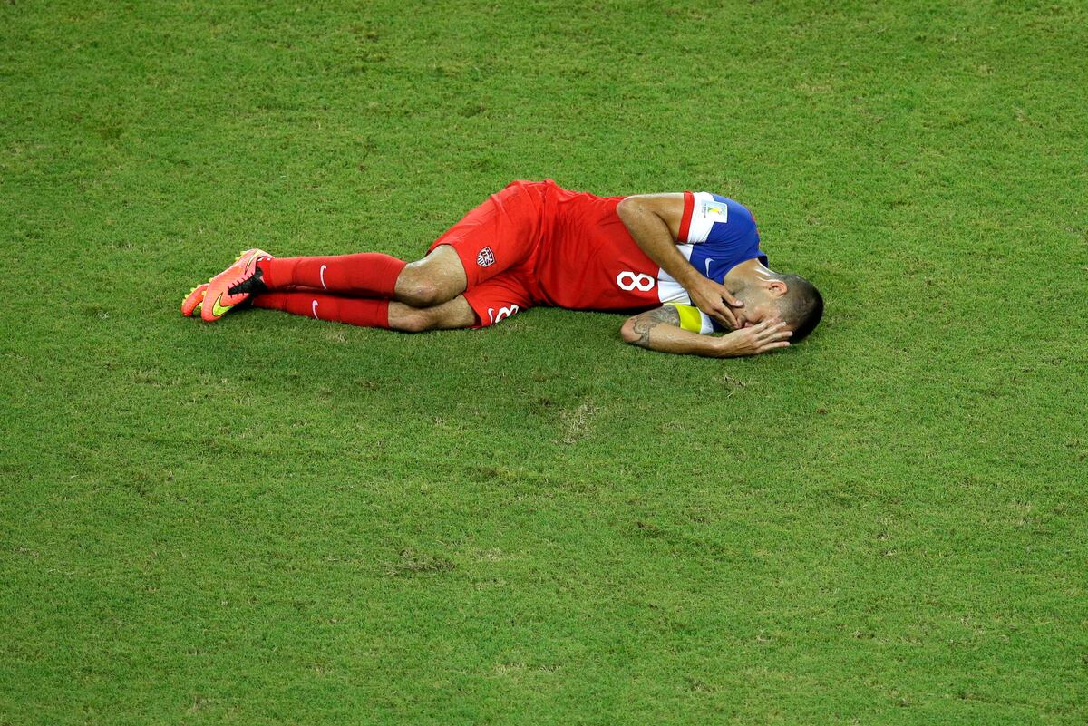 Clint Dempsey Injury: Updates on USA Forward's Broken Nose and Recovery ...
