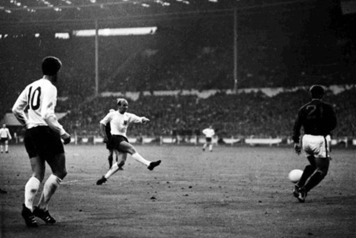 5 Top Goals Scored by Manchester United Players at a World Cup | News ...