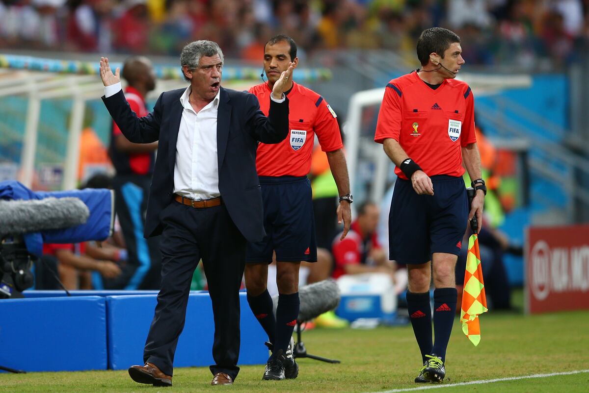 Greece Manager Fernando Santos Sent off Before Penalty Kicks vs. Costa ...