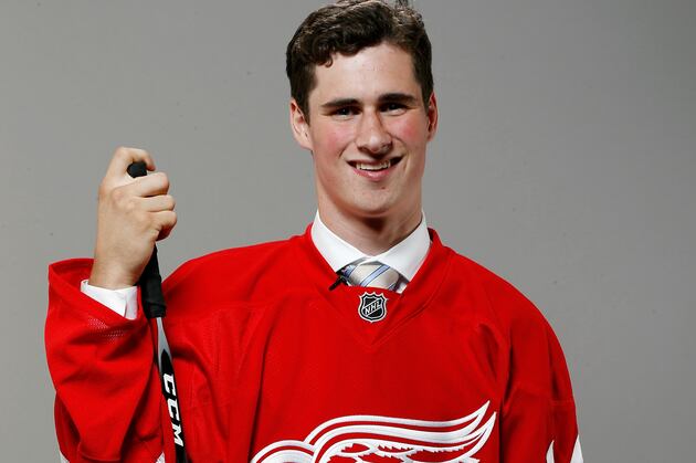 Sorry this is the best I've got for Larkin's chipped smile : r ...