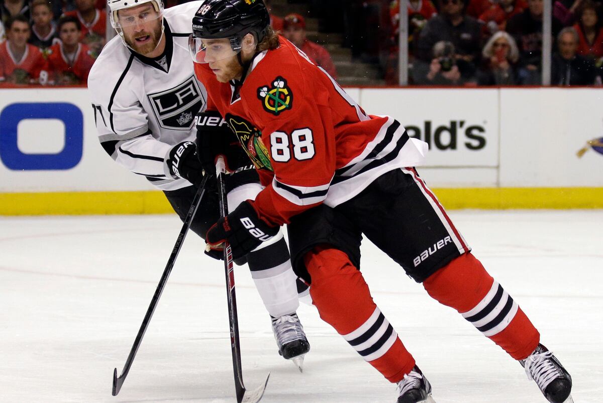 Will Patrick Kane Break the 30-Goal Mark in the 2014-15 NHL Season ...