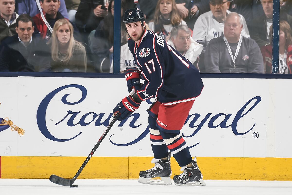Brandon Dubinsky in Right Place at Right Time for Bloated Blue Jackets ...