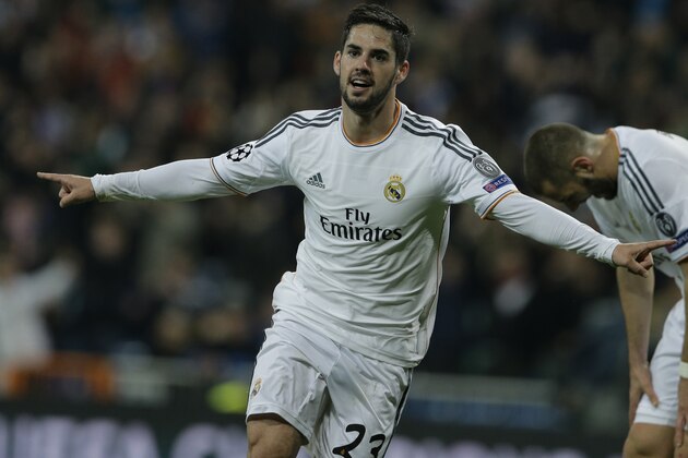Real Madrid Signing James Rodriguez Puts Isco's Status in Doubt