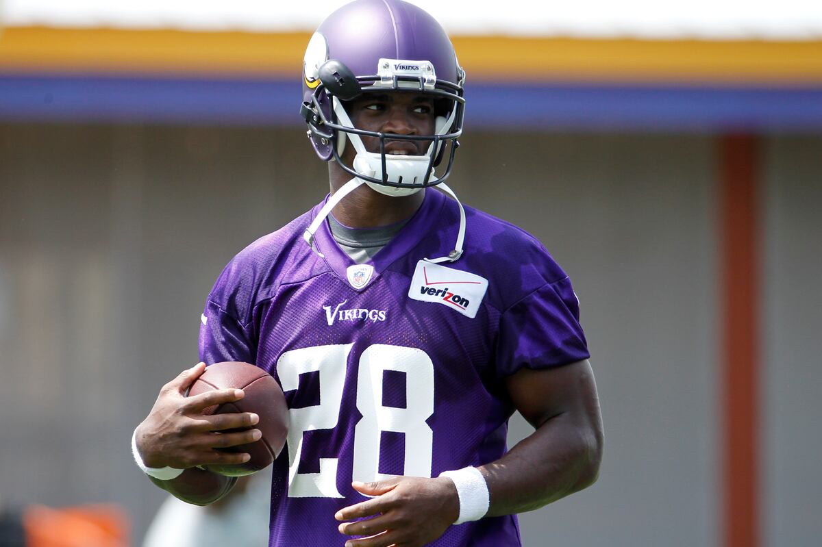 Adrian Peterson Injury: Updates on Vikings Star's Thigh and Return ...