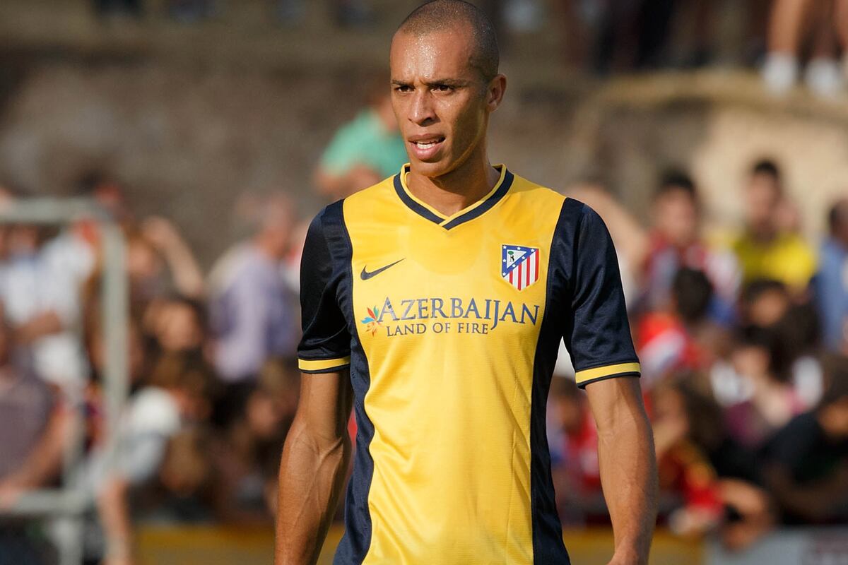 Chelsea Transfer News: Miranda Blow Dealt by Atletico Madrid President ...