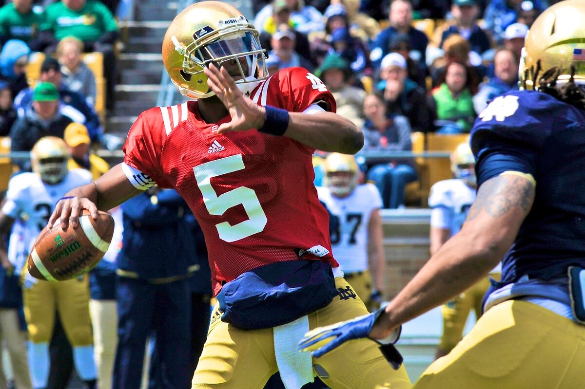 Everett Golson vs. Malik Zaire: Updates on Notre Dame's QB Battle ...