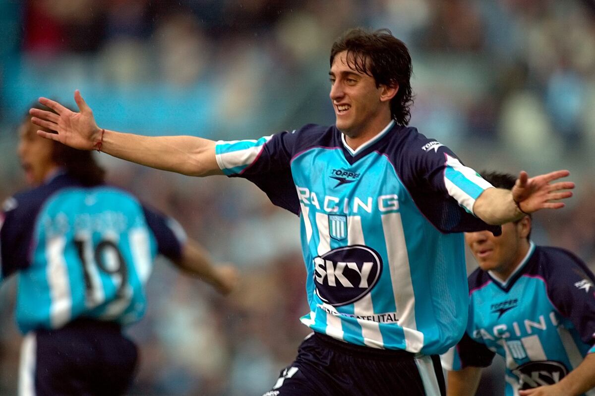 Diego Milito and Riquelme Shine on Return to Boyhood Clubs | News ...