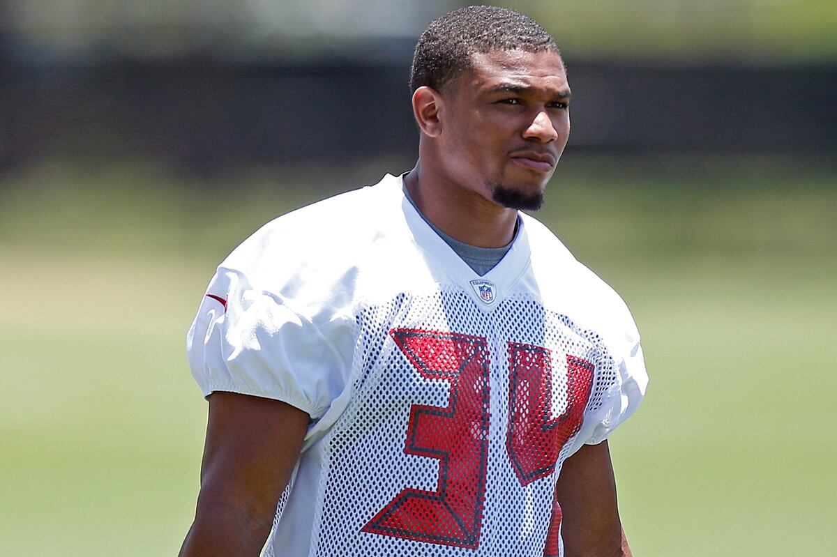 Charles Sims Injury: Updates on Buccaneers RB's Foot and Return | News ...