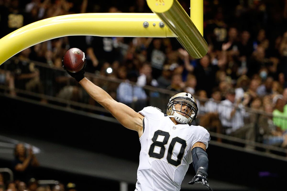 Jimmy Graham Fined by NFL for Dunking on Goalpost in Preseason | News ...