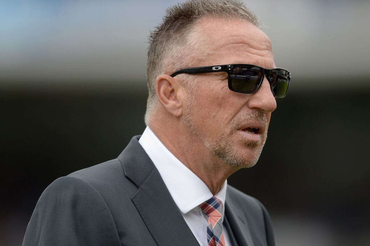 Naked Picture Appears on Sir Ian Botham's Twitter Timeline, Beefy ...